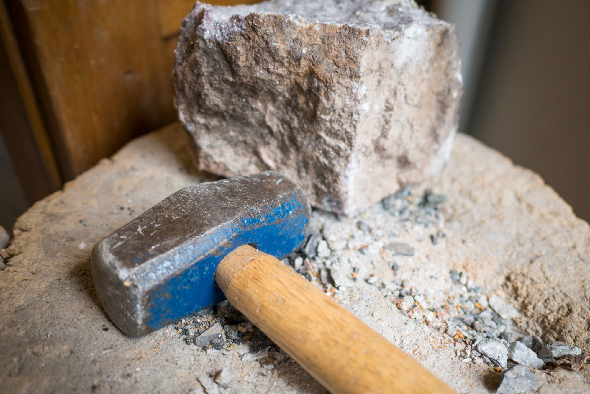 Insider’s View: The Mineralogy and Petrology Lab – Alumnae Association