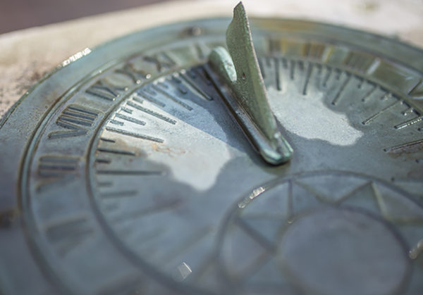 How to Use a Sundial – Alumnae Association